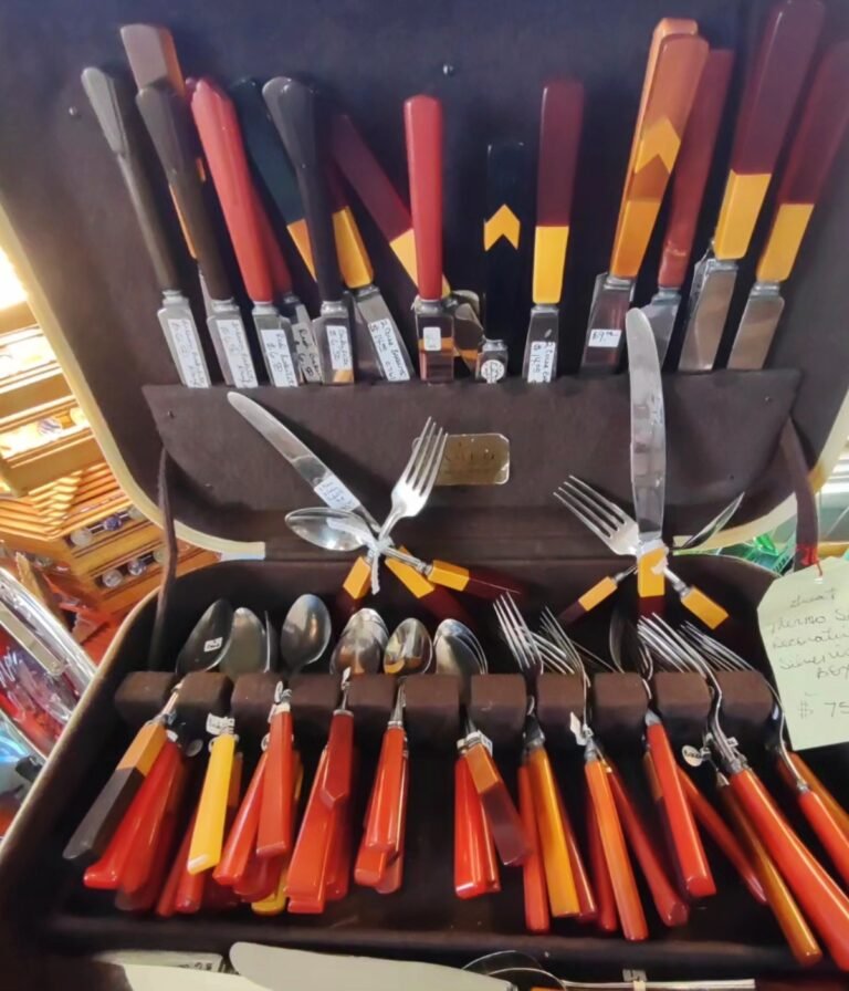 Best Antique Shops in Waynesville, NC You Must Visit in 2025